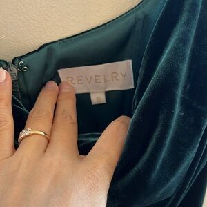Revelry | Dresses | Revelry Sky Velvet Dress 6p In Classic Emerald ...